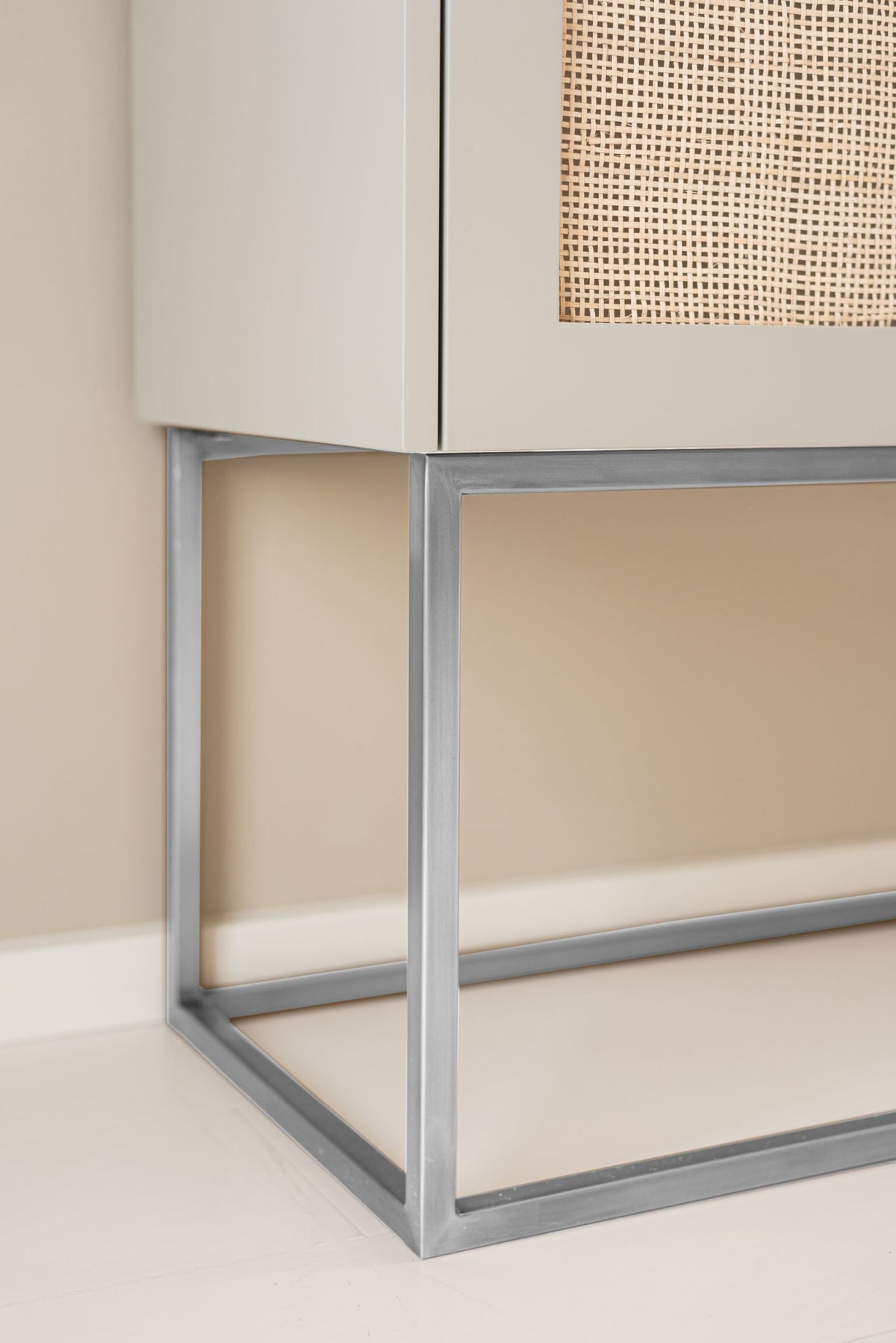 LEG FRAME FOR BESTA – Fronteriors